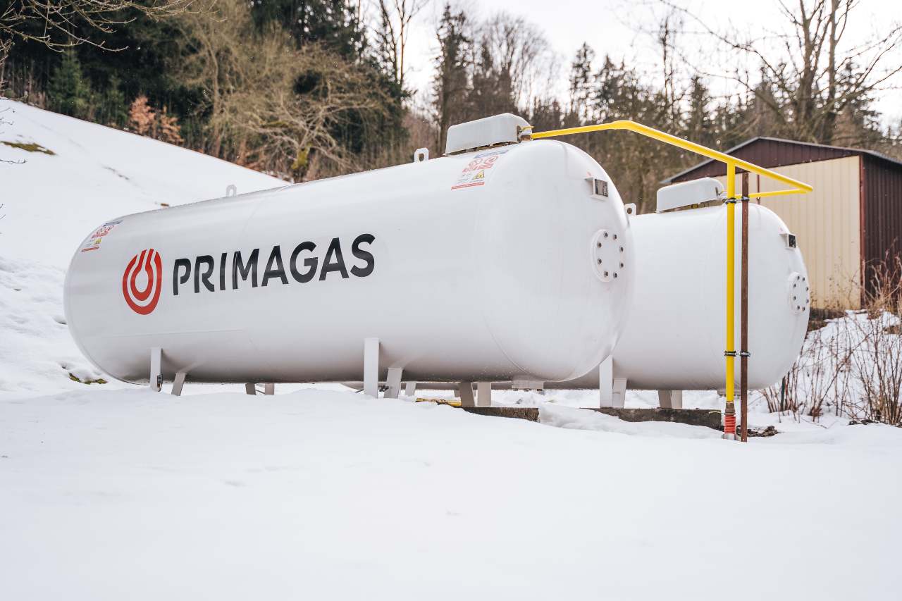 Plynový zásobník na propan ve sklárně | PRIMAGAS